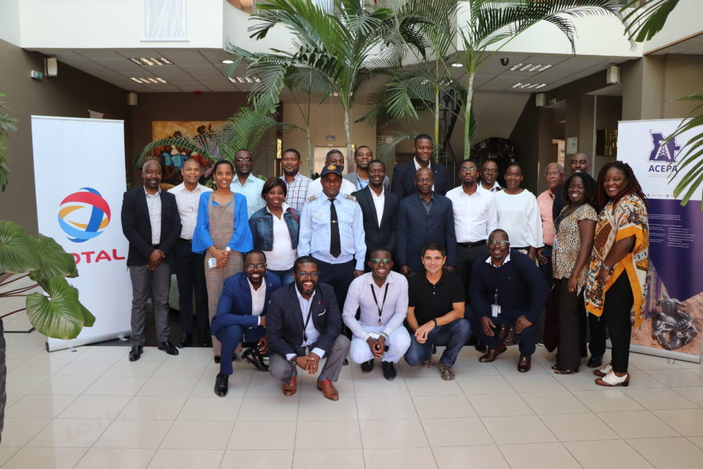 Presentation for tactical oil spill response operations in Luanda
